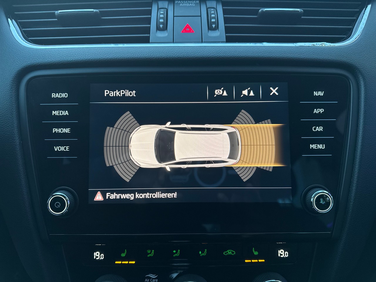 SKODA Octavia Combi 2.0 TDI Ambition 4x4 Kaufen