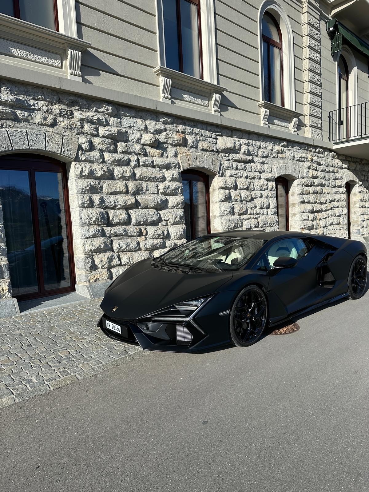 LAMBORGHINI REVUELTO Kaufen