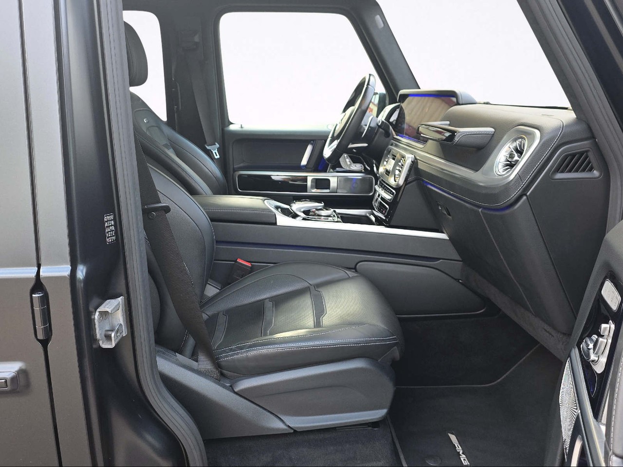 MERCEDES-BENZ G 63 AMG * BLACK BEAST * ALL IN BLACK * Kaufen