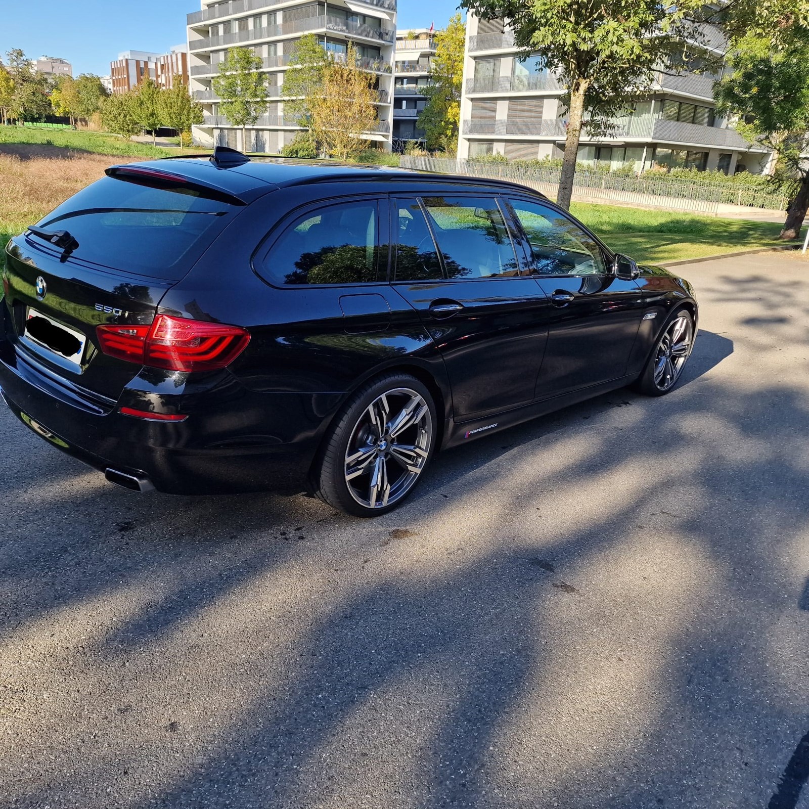 BMW 550i Touring Luxury Line Steptronic Kaufen