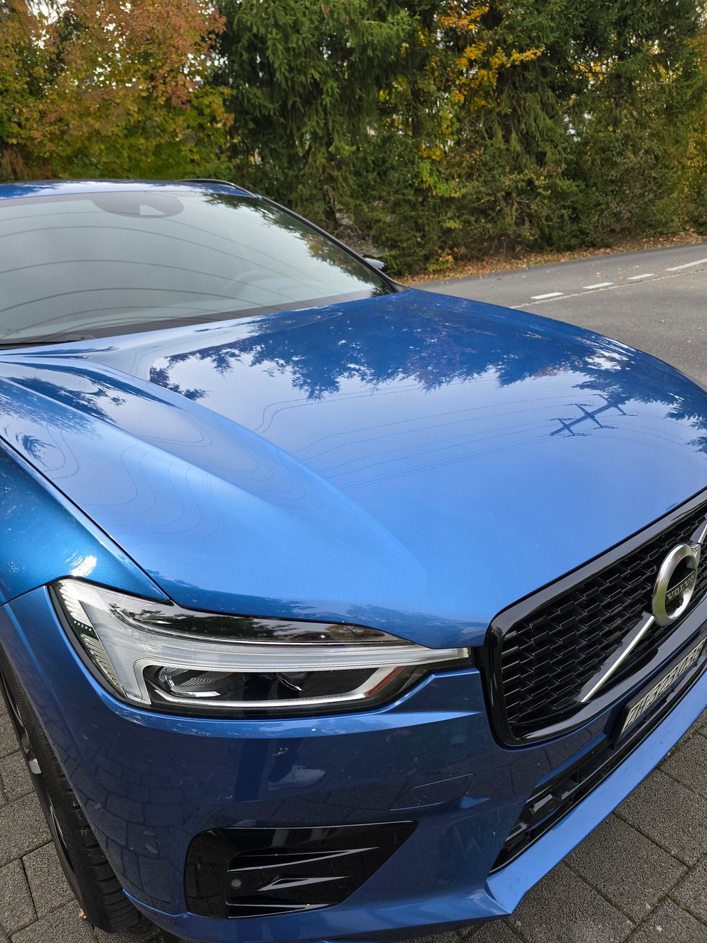 VOLVO XC60 B5 Benzin Mild Hybrid AWD R-Design Geartronic À vendre