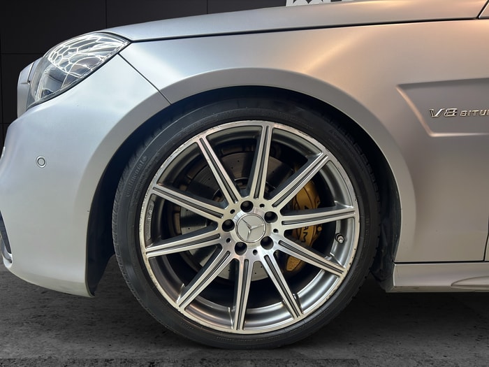 MERCEDES-BENZ E 63 AMG 4Matic Speedshift Frozen Grey Matt mit 750PS ...