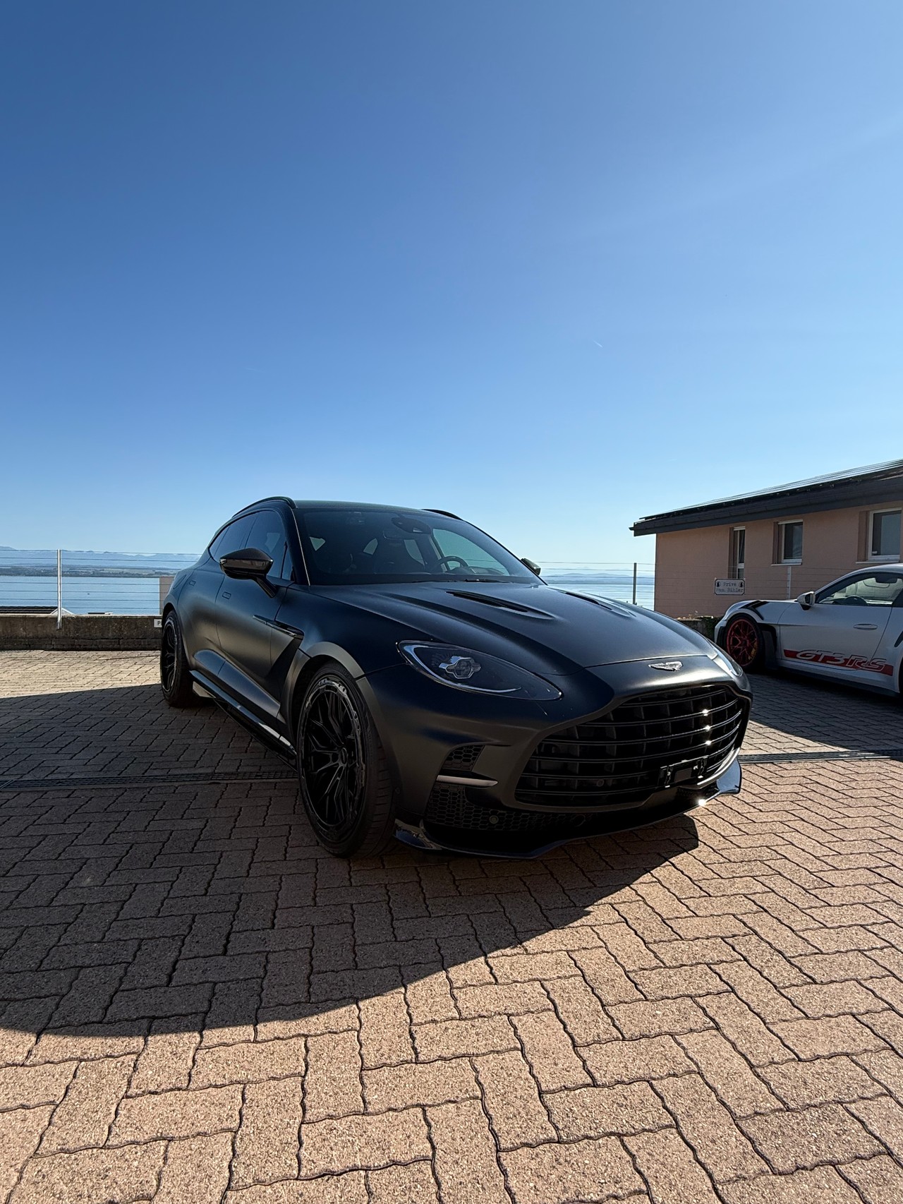 ASTON MARTIN DB12 - Occasionen kaufen | AutoScout24