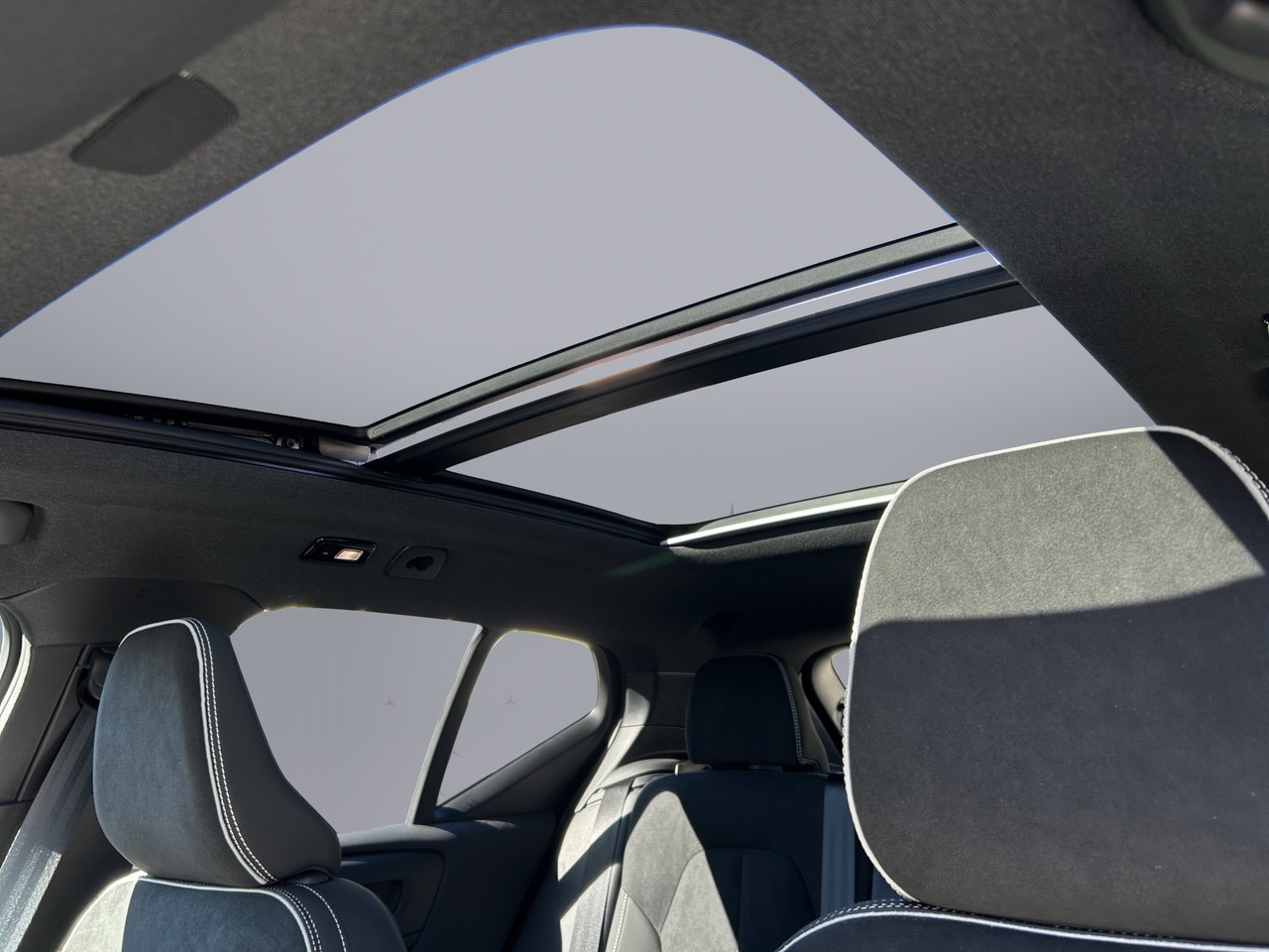 VOLVO EX40 Twin Black Edition AWD Kaufen