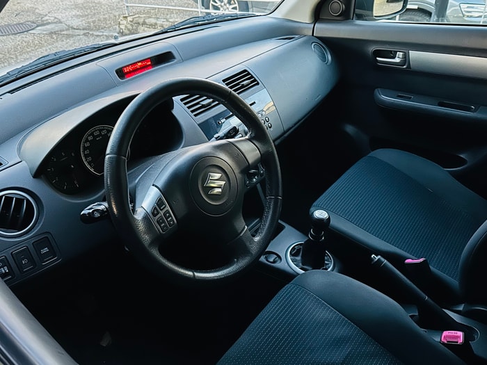 SUZUKI 1.3 À vendre