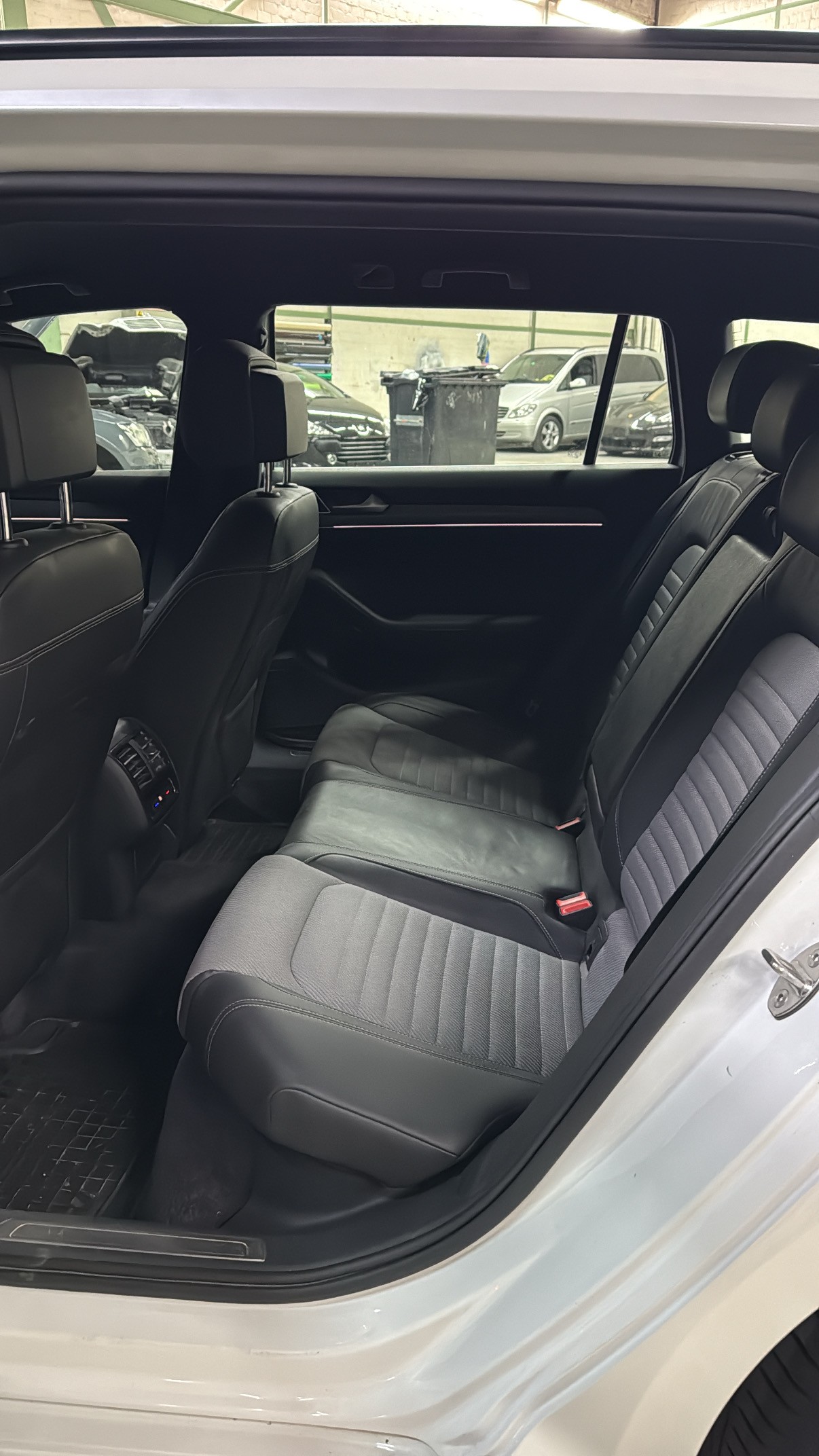 VW Passat Variant 1.4 TSI R Line "Digital Tacho" (Frisch ab MFK ...
