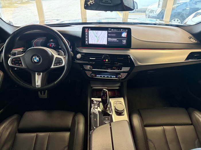 BMW 540i xDrive 48V Touring Pure M Sport | CH | All Black | Driving ...