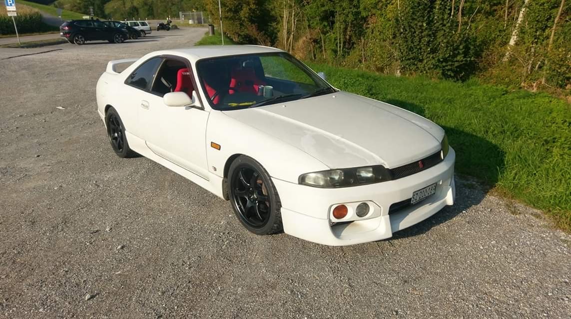 NISSAN R33 GTS-T (ECR33) Kaufen