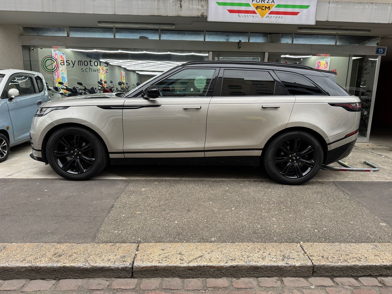 LAND ROVER Range Rover Velar R-Dynamic D 300 SE Automatic For sale