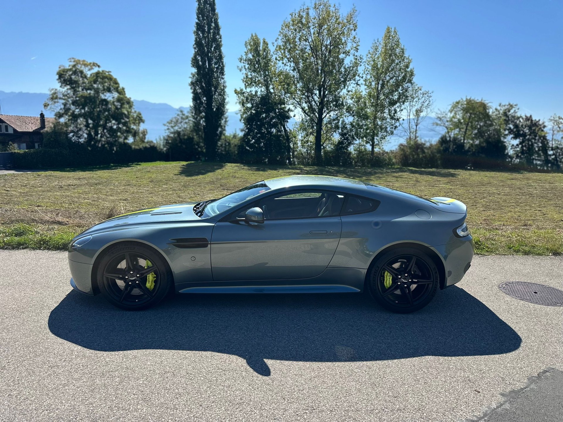 ASTON MARTIN V8 Vantage AMR Halo Spec Manual Acquistare in vendita