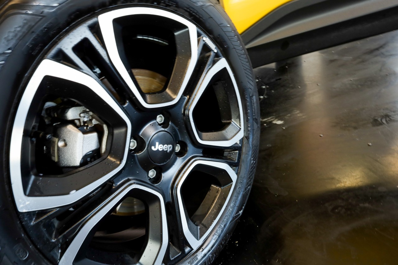 JEEP Avenger 54kWh Summit Kaufen