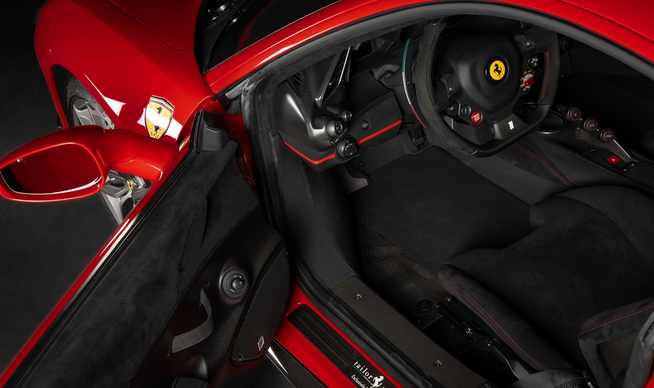 FERRARI 488 Pista Piloti 3.9 V8 " CH-Fahrzeug " Kaufen