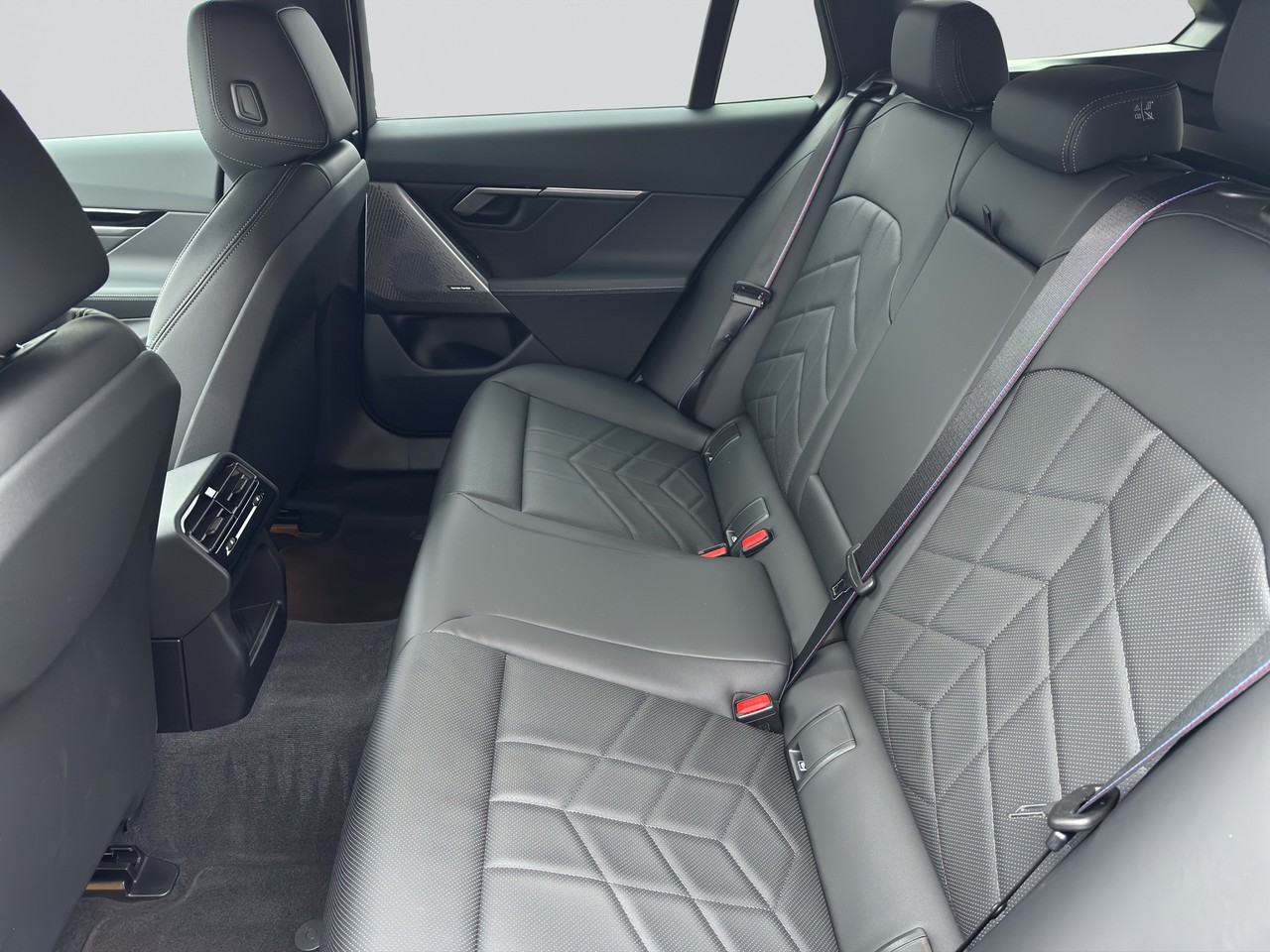 BMW 520d sDrive Touring M Sport Pro Shadow Line Steptronic *Iconic Glow ...