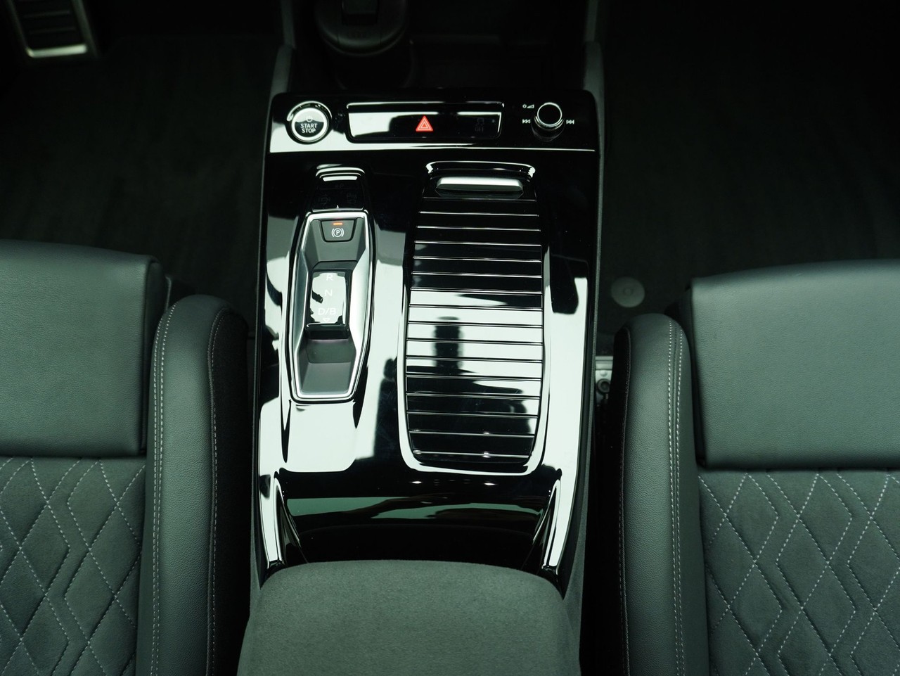 AUDI Q6 e-tron S line quattro **Audi Werksgarantie bis 10/2030** Kaufen