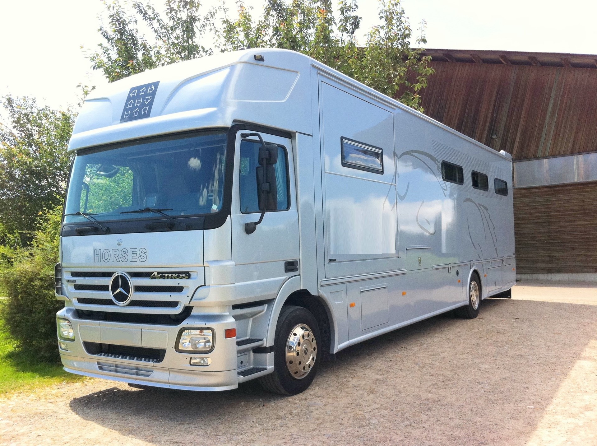 MERCEDES-BENZ ACTROS Aufbau AK-Competition, 7 Pferde, Pop Out / Big ...