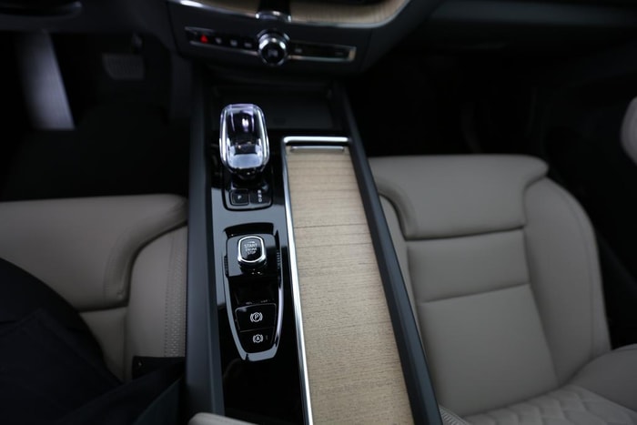 VOLVO XC60 2.0 T6 TE Ultra Dark eAWD À vendre