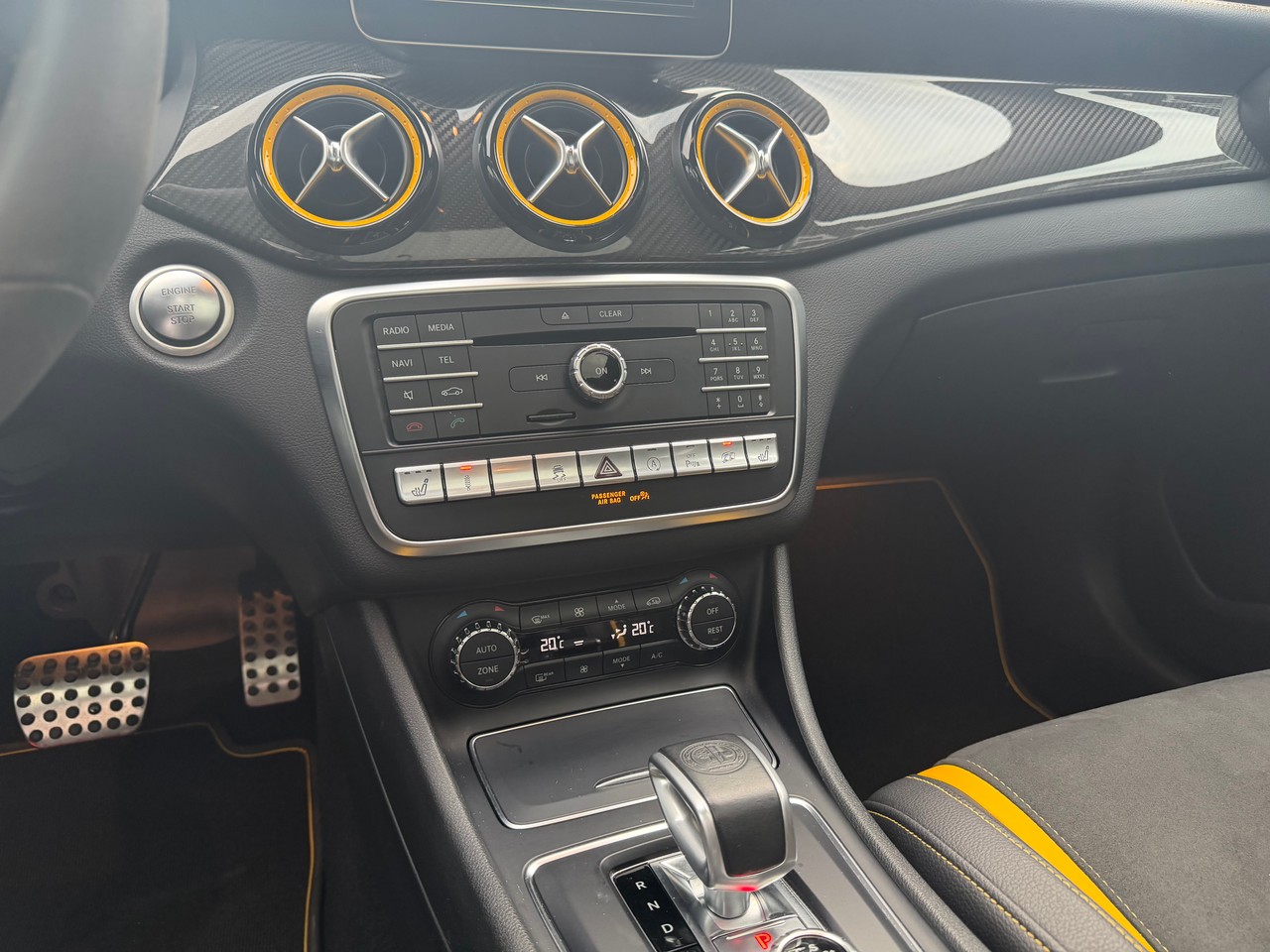 MERCEDES-BENZ A 45 AMG Yellow Night Edition 4Matic 7G-DCT Kaufen