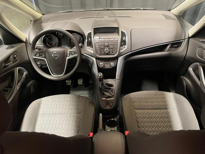 OPEL Zafira Tourer 1.6i 16V CNG Turbo Enjoy *7 places* Kaufen