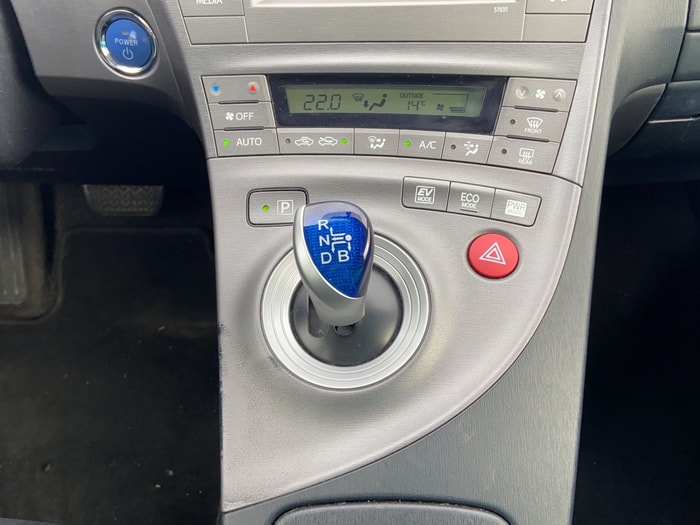 TOYOTA Prius 1.8 16V HSD Sol Premium Kaufen