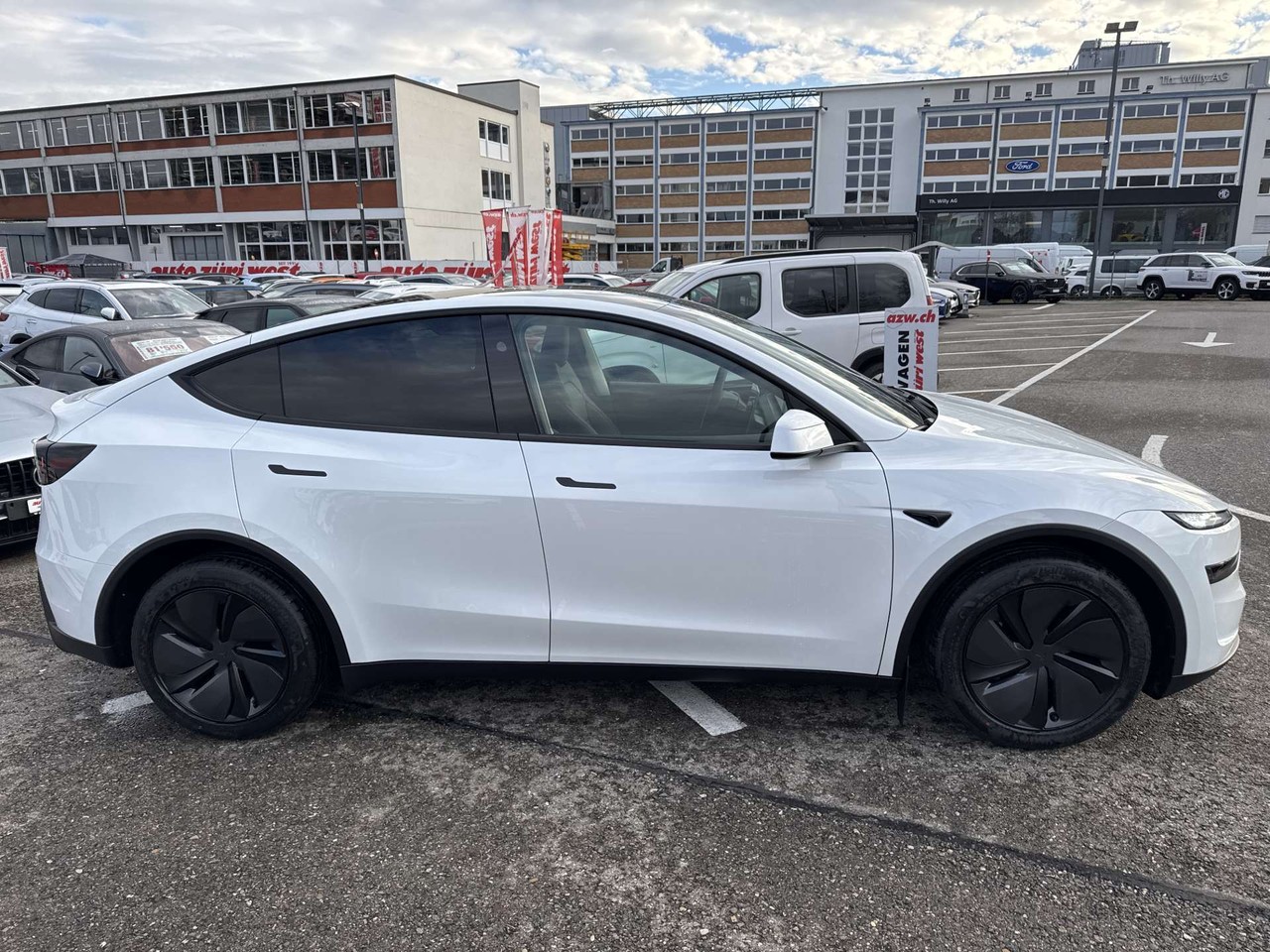 TESLA Model Y Long Range Premium 514PS AWD Kaufen