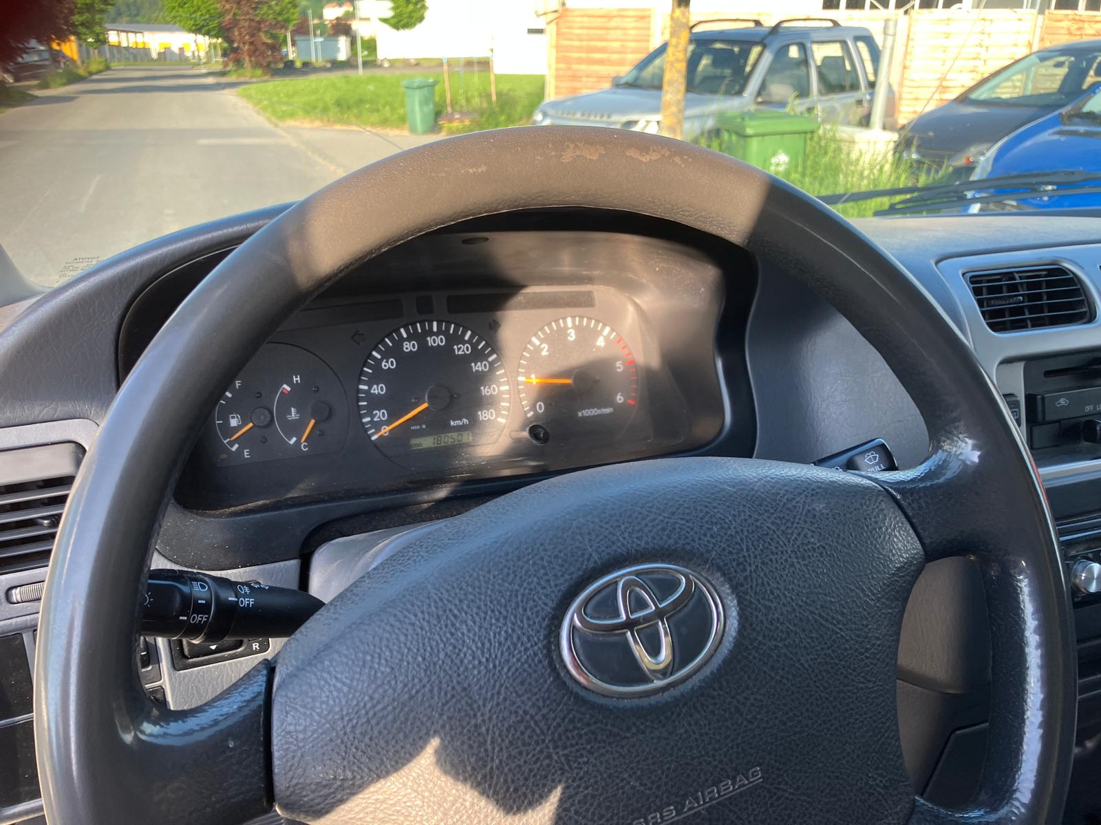 TOYOTA Hiace D-4D Kombi 4WD SWB Kaufen