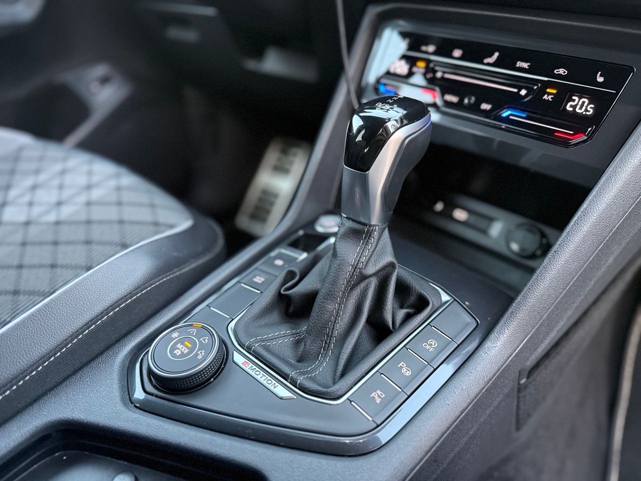 VW Tiguan Allspace 2.0 TDI SCR R-Line 4Motion DSG À vendre