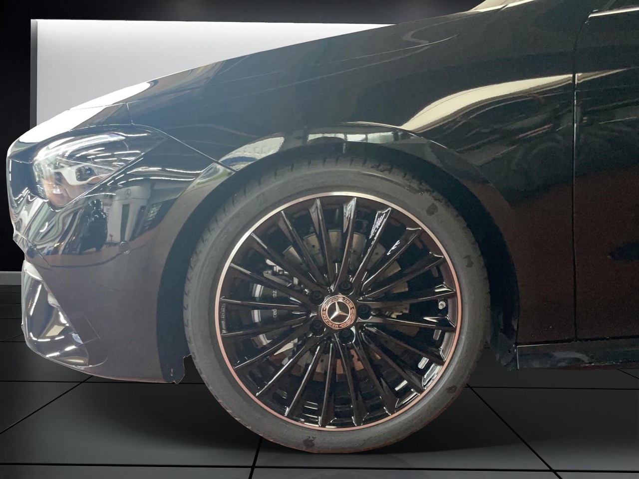 MERCEDES-BENZ CLA 200 Shooting Brake AMG Line Kaufen