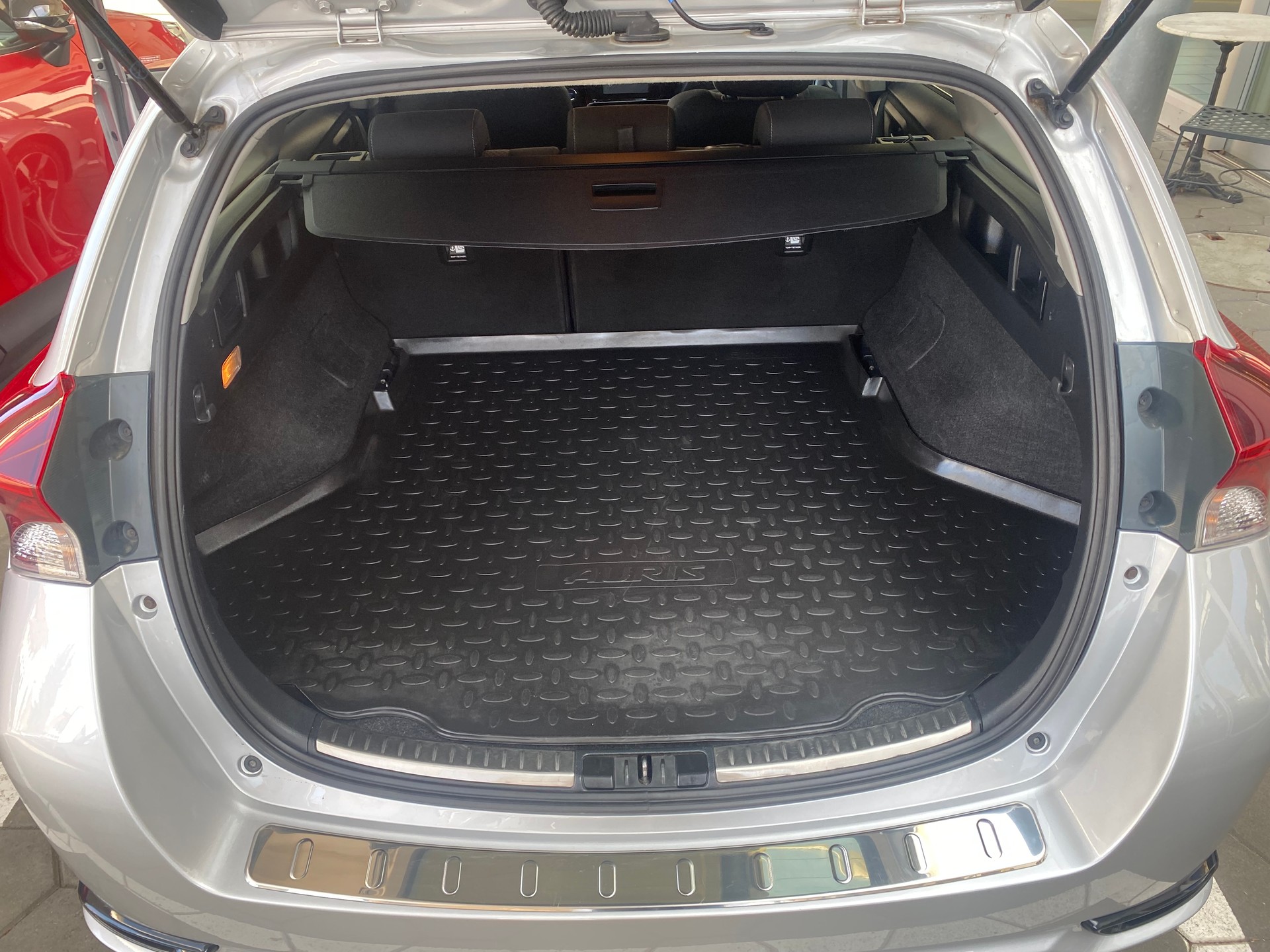 TOYOTA Auris Touring Sports 1.8 HSD Trend e-CVT À vendre