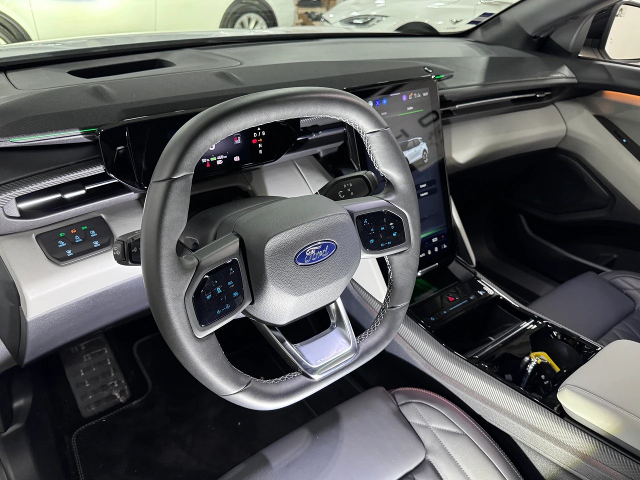 FORD Explorer PREMIUM 340PS 79kWh Allrad Extended Range ...