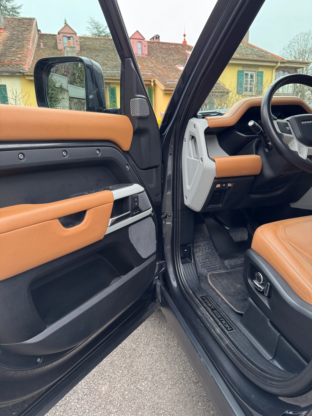 LAND ROVER Defender 130 3.0 D I6 300 First Edition AWD AT8 Kaufen