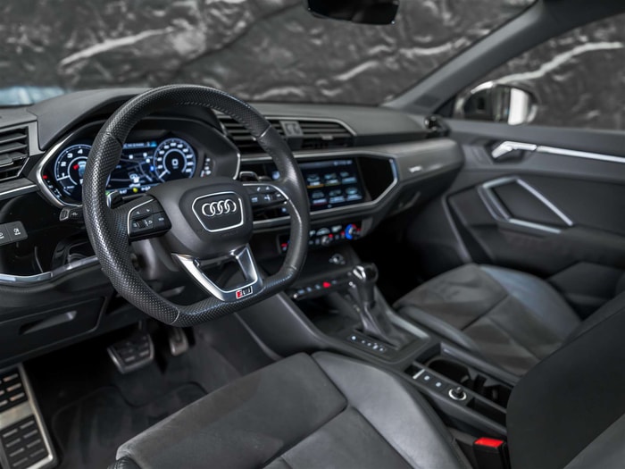 AUDI RS Q3 Sportback quattro S tronic *CH-Fahrzeug*Matrix LED* Kaufen