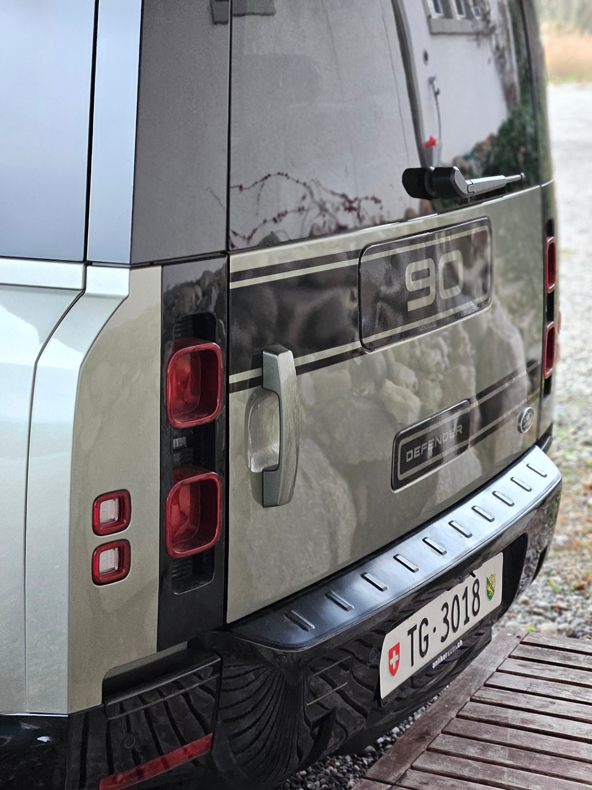 LAND ROVER Defender 90 D240 SD4 HSE AT8 Acquistare in vendita