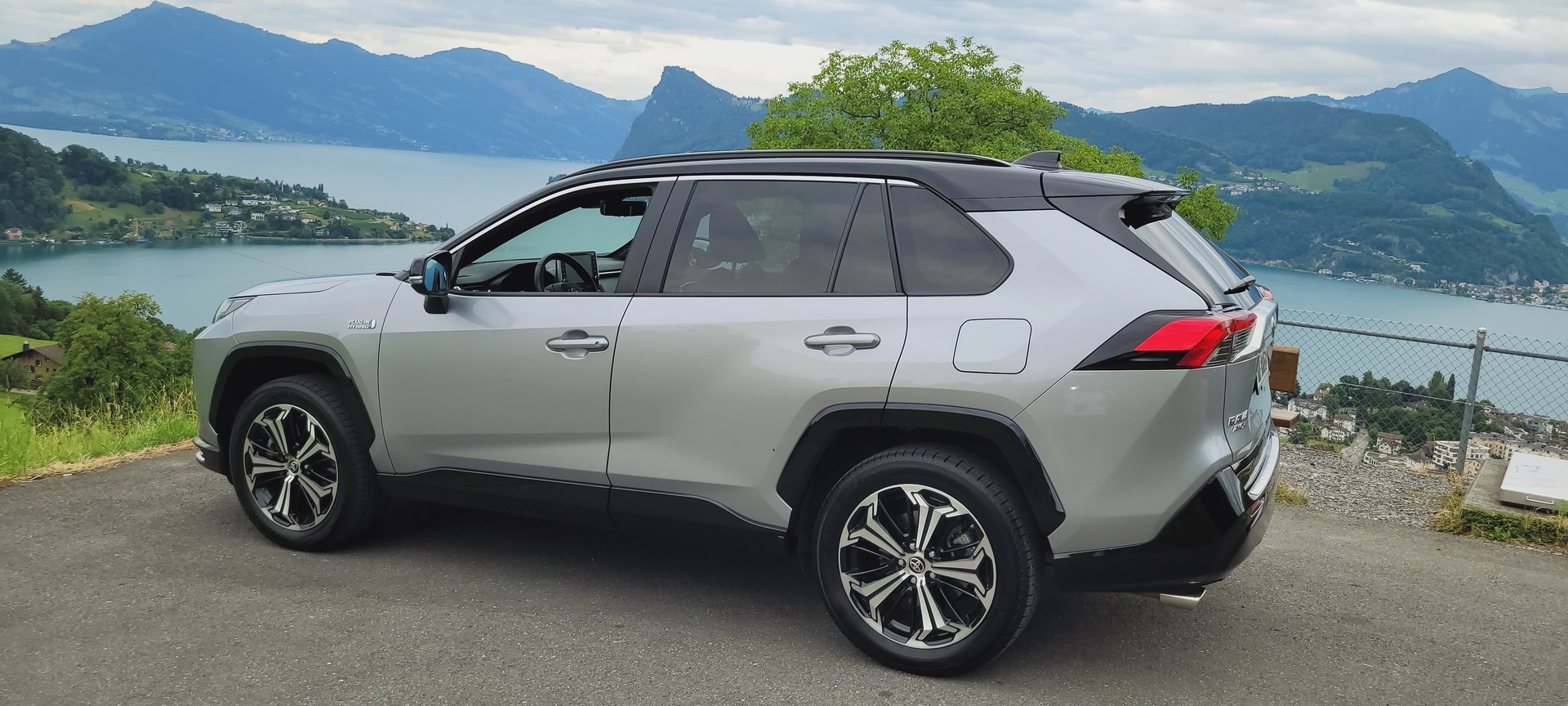 TOYOTA RAV-4 2.5 PHEV Platinum e-CVT 4WD Kaufen