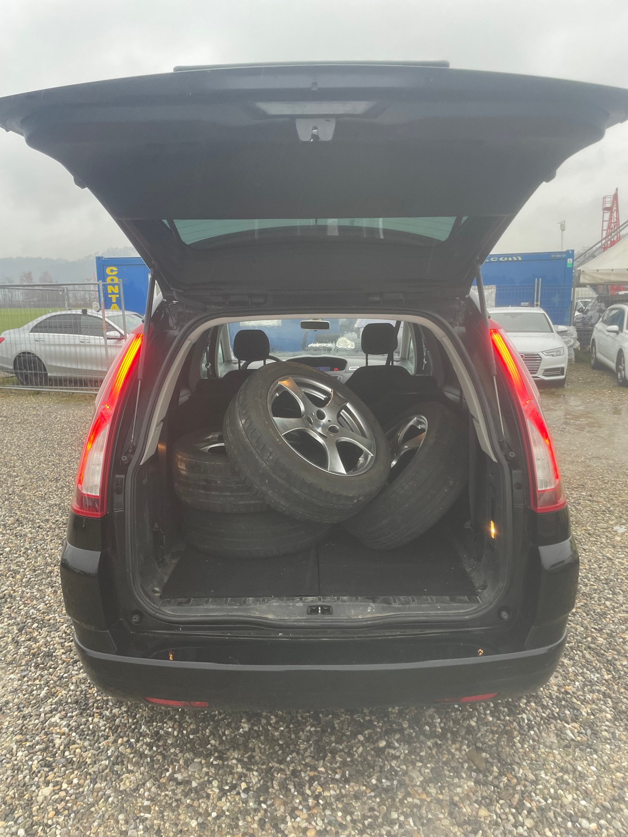 CITROEN Grand C4 Picasso 1.6 HDI 16V Dynamique BMP6 Kaufen