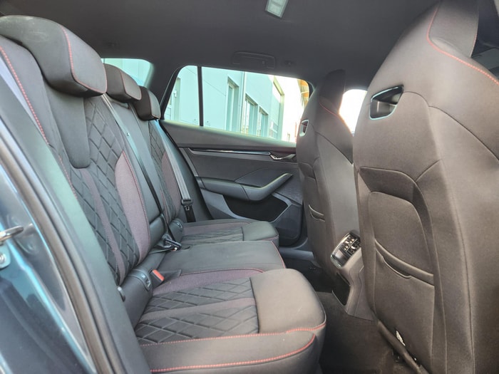 SKODA Octavia Combi 2.0 TDI DSG RS 4x4 ** ACC-DRIVE ASSISTENT PAKET ...