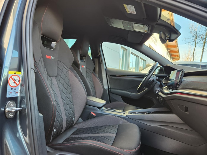 SKODA Octavia Combi 2.0 TDI DSG RS 4x4 ** ACC-DRIVE ASSISTENT PAKET ...