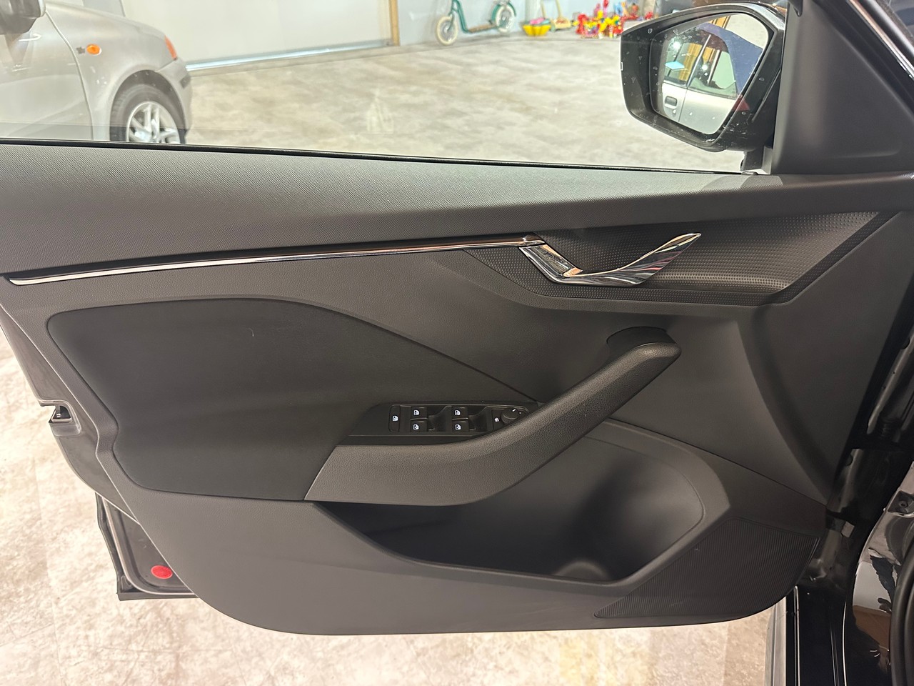 SKODA Kamiq 1.5 TSI ACT Monte Carlo DSG/Nahezu Vollausstattung/1. Jahr ...