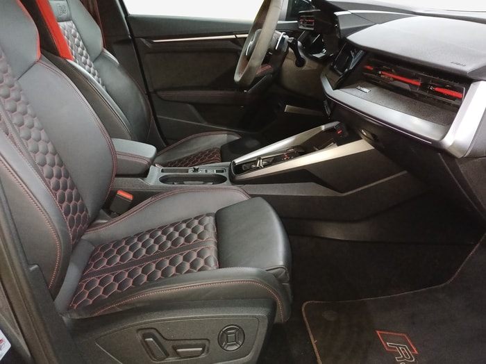 AUDI RS3 Limousine 2.5 TSI quattro S-tronic Acquistare in vendita