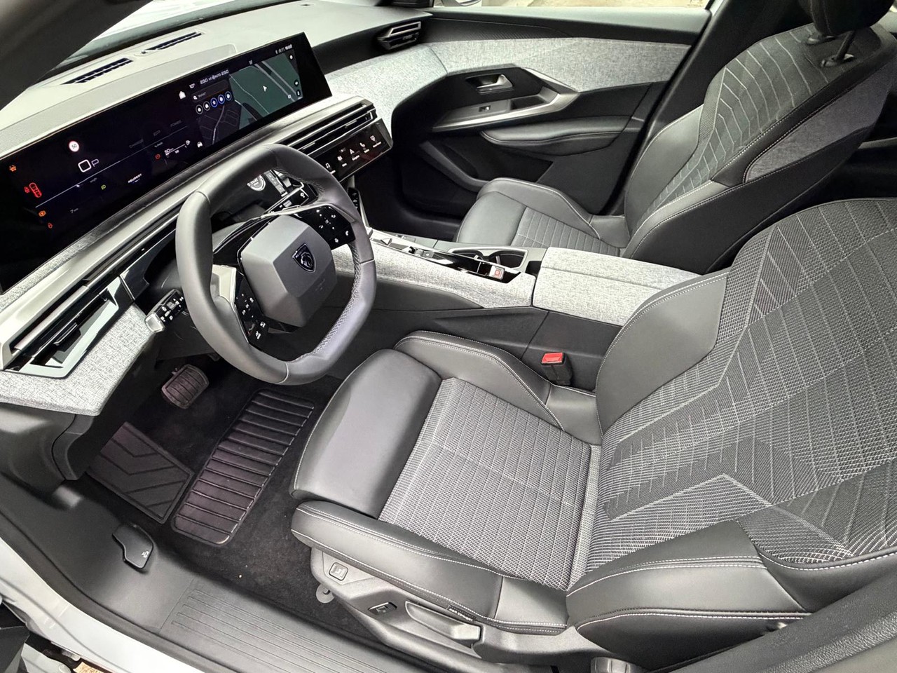 PEUGEOT 3008 145 e-DSC6 Hybrid Allure Premium Kaufen
