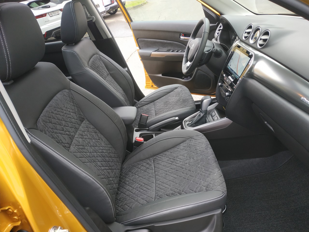 SUZUKI Vitara 1.4 Boosterjet Compact Top 4x4 Hybrid Automatic Kaufen