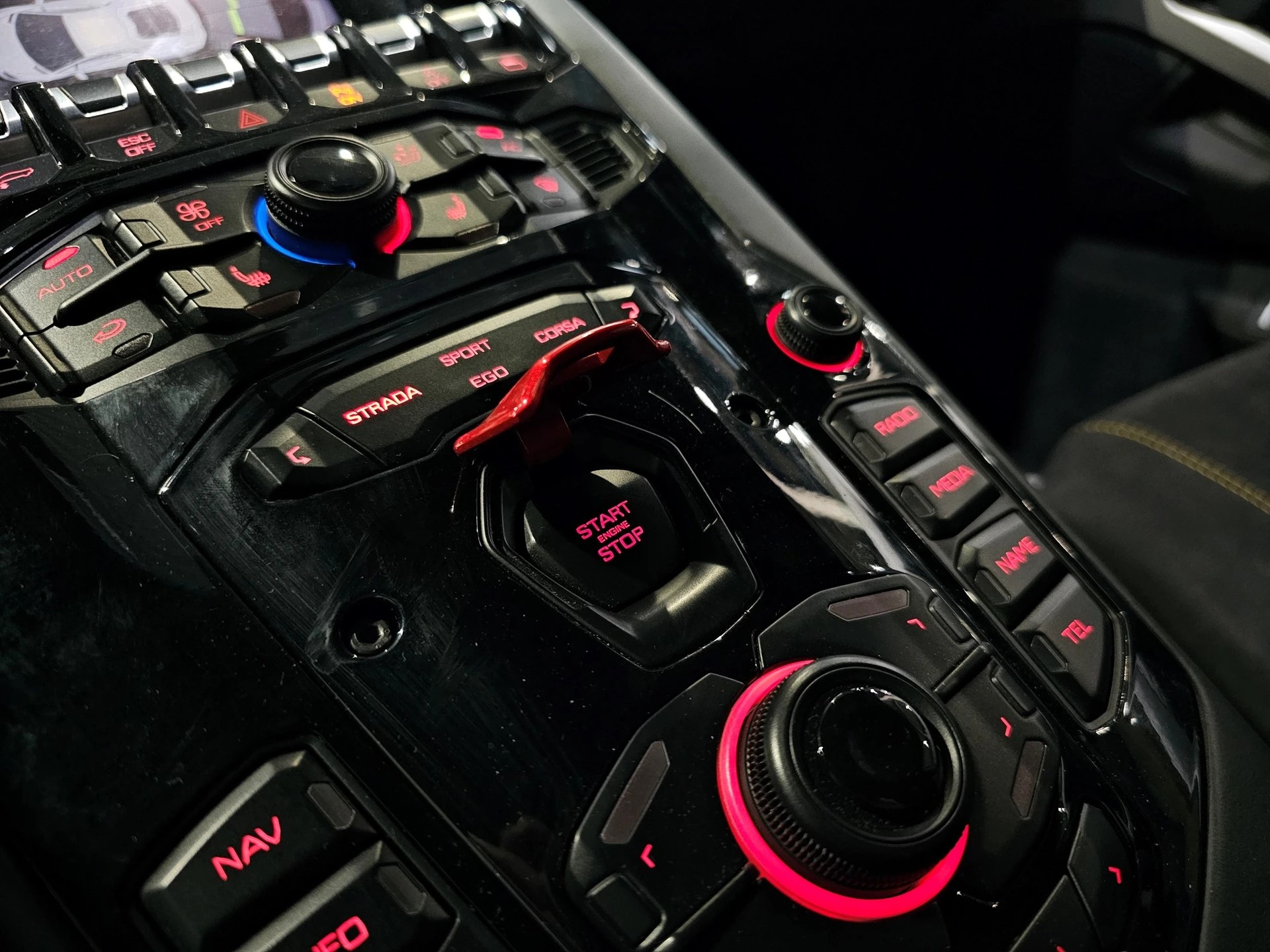 LAMBORGHINI Aventador 6.5 S LP740-4 Coupé E-Gear Kaufen