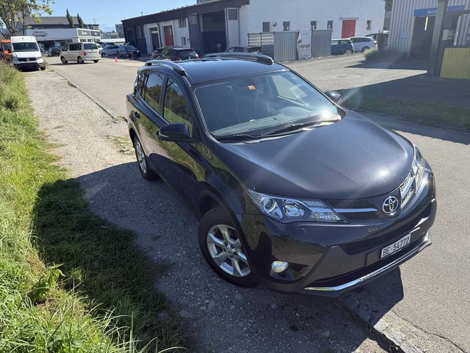 TOYOTA RAV-4 2.2D-CAT Sol Premium AT À vendre