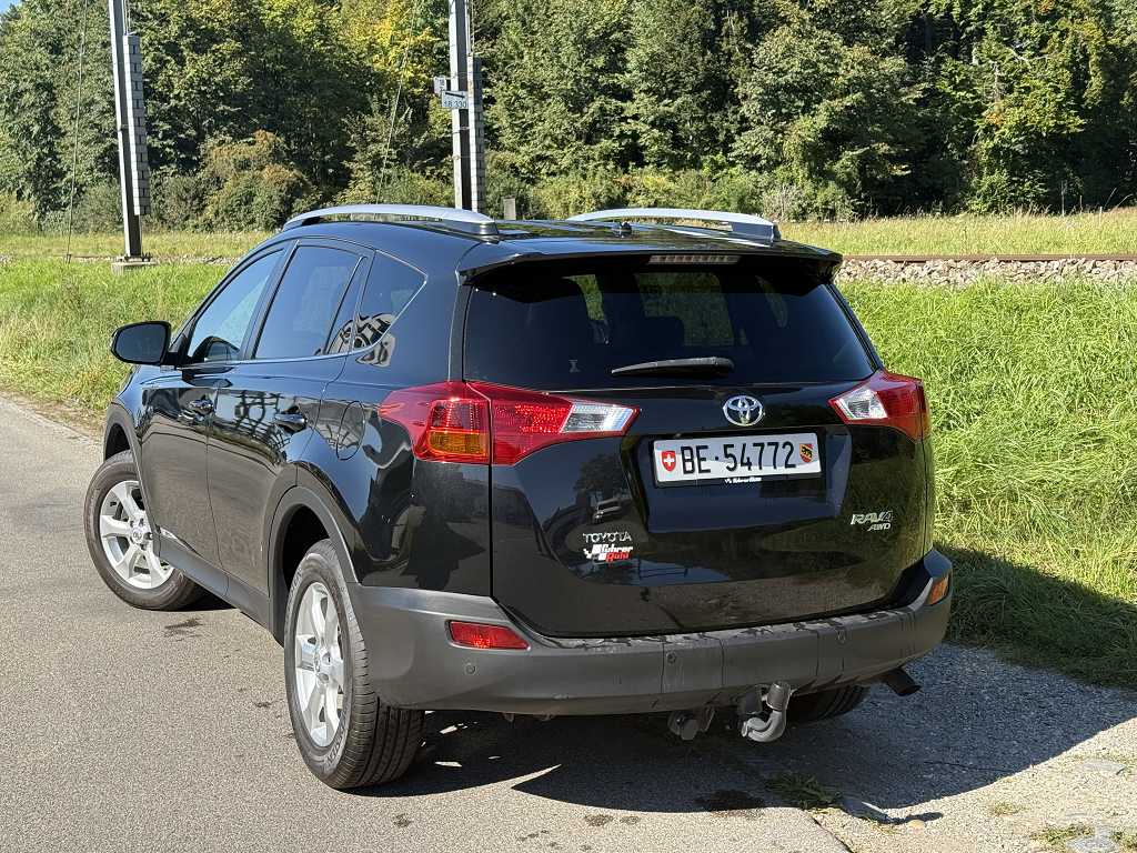 TOYOTA RAV-4 2.2D-CAT Sol Premium AT Kaufen