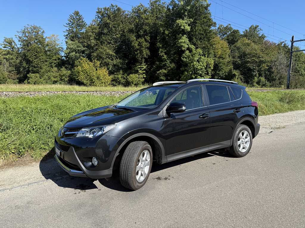 TOYOTA RAV-4 2.2D-CAT Sol Premium AT Kaufen