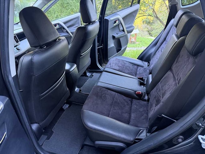 TOYOTA RAV-4 2.2D-CAT Sol Premium AT À vendre