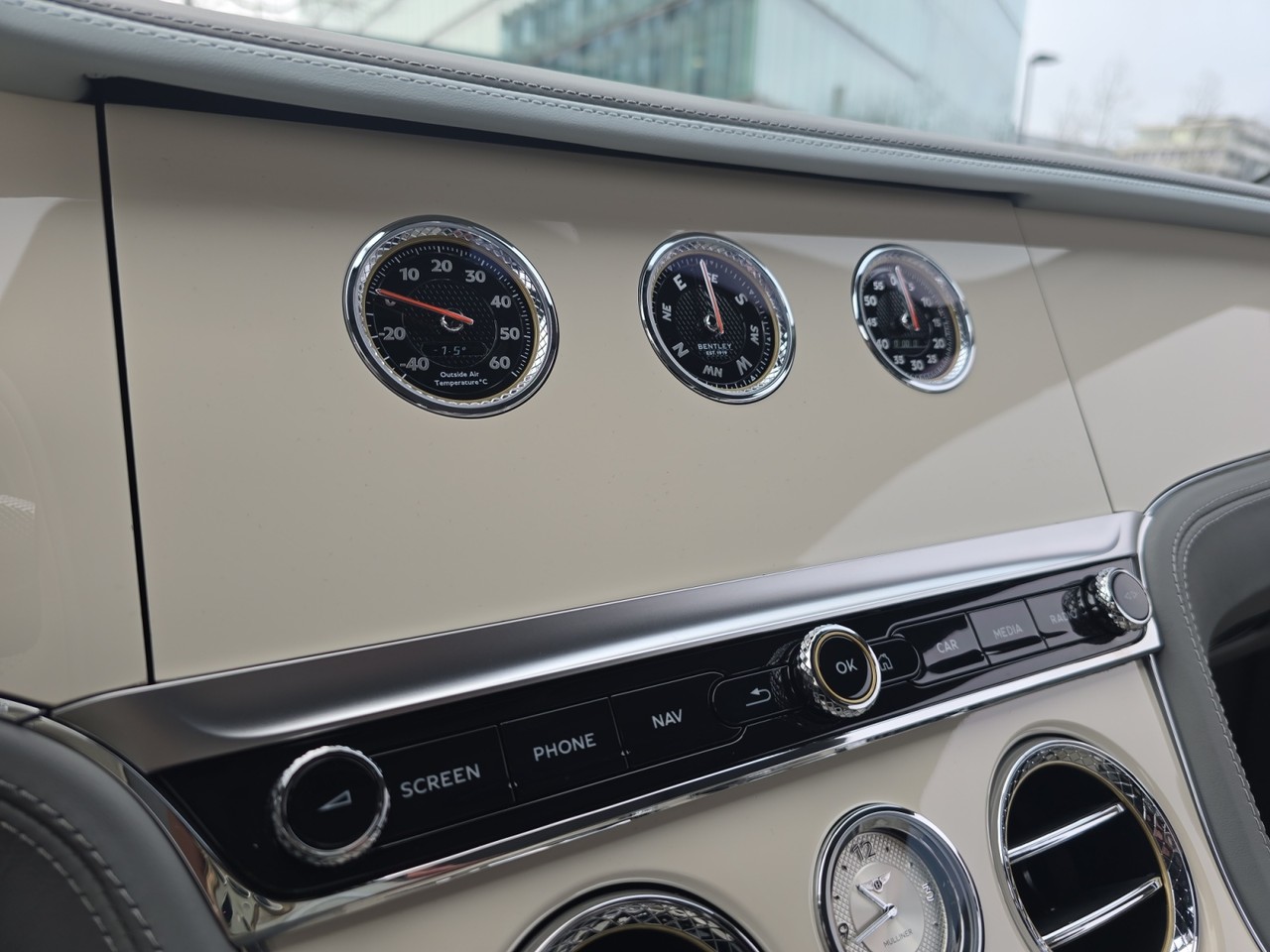 BENTLEY Continental GT 4.0 V8 PHEV Mulliner Kaufen