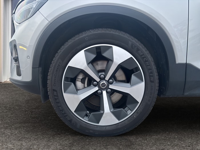 VOLVO XC40 2.0 B4 MH Plus Dark Kaufen