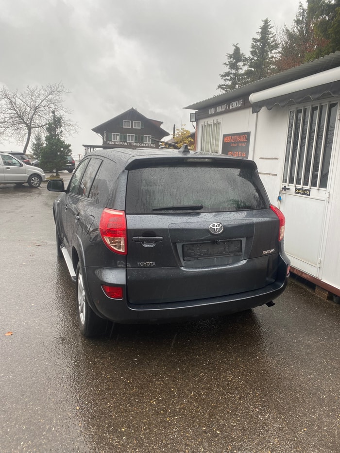 TOYOTA RAV-4 2.2D-4 D CleanPower Linea Sol À vendre