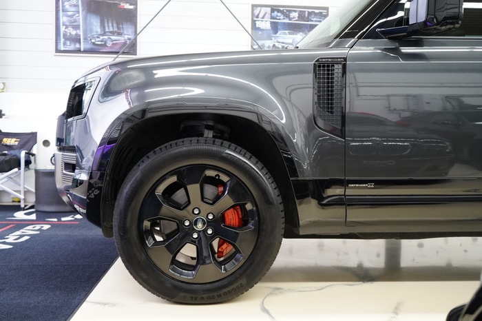 LAND ROVER Defender 110 3.0 D I6 300 X-Dynamic HSE AWD AT8 Kaufen