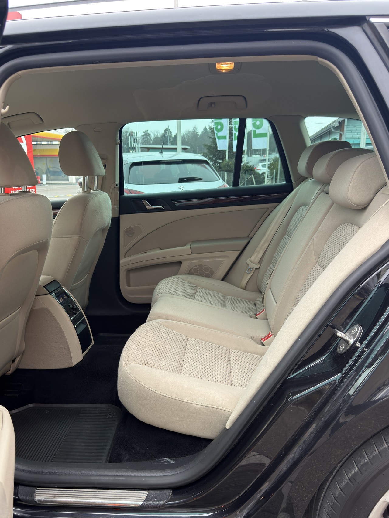 SKODA Superb Combi 1.8 TSI Elegance DSG Kaufen